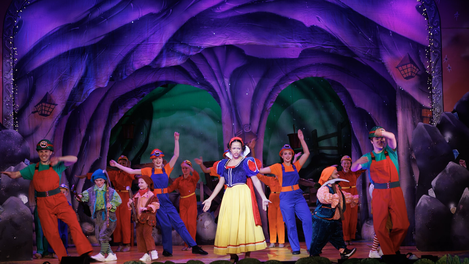 Fairfield Halls celebrates panto triumph and looks ahead to 2025 show ...